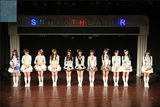 SNH48六期生首登舞台 宣布正式出道_综艺_央视网(cctv.com)