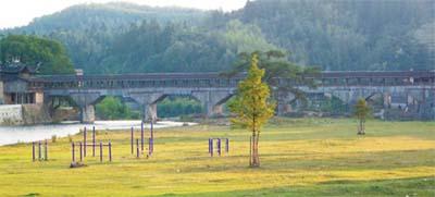 1,000-year-old roofed wooden arch bridge-- Wan´an Bridge in Pingan ...