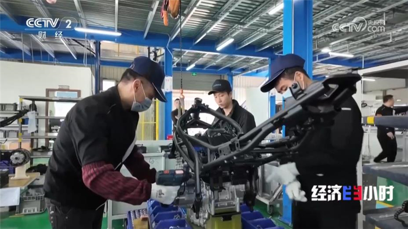 《经济半小时》 20260501 张雪机车为什么跑得快？