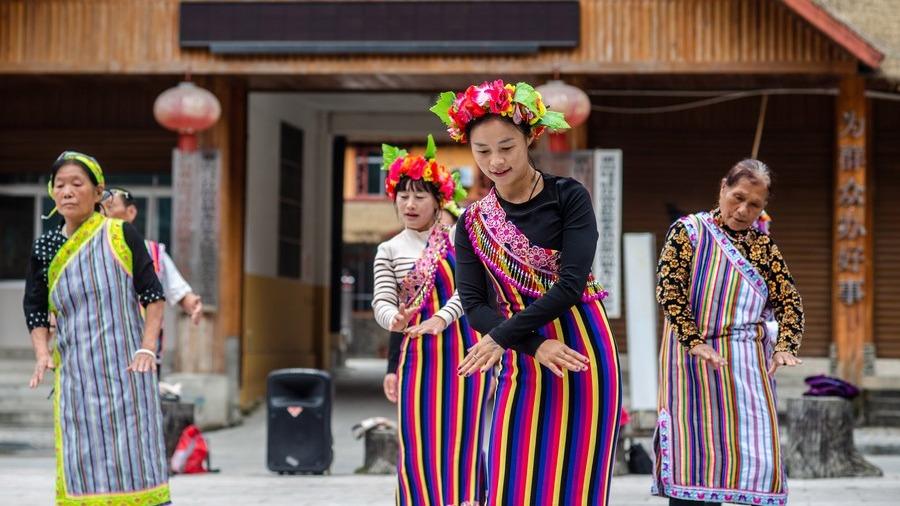 Experts highlight protection of rights of ethnic minority groups_英语频道 ...