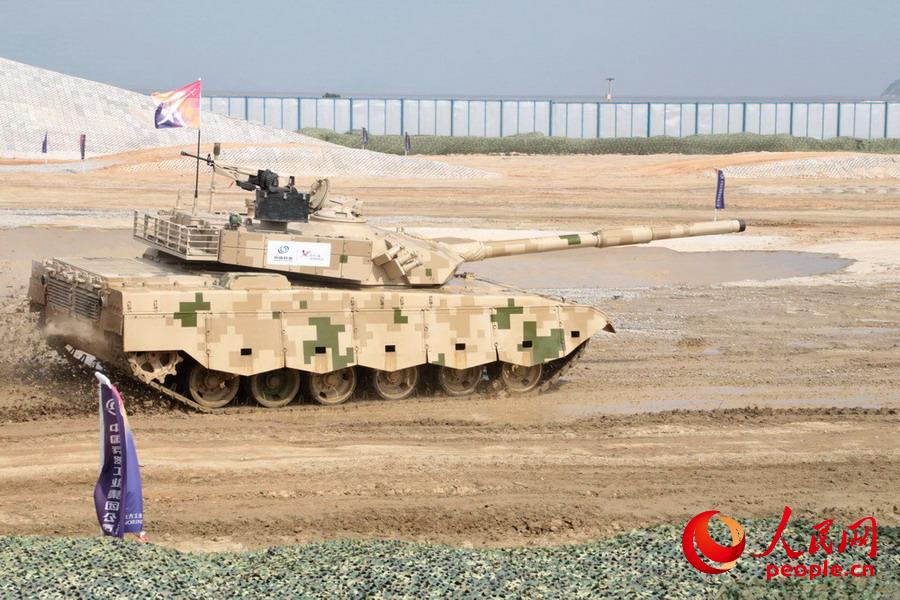 VT-4和VT-2改进型坦克首次公开狂飙 场面震撼_军事频道_央视网(cctv.com)