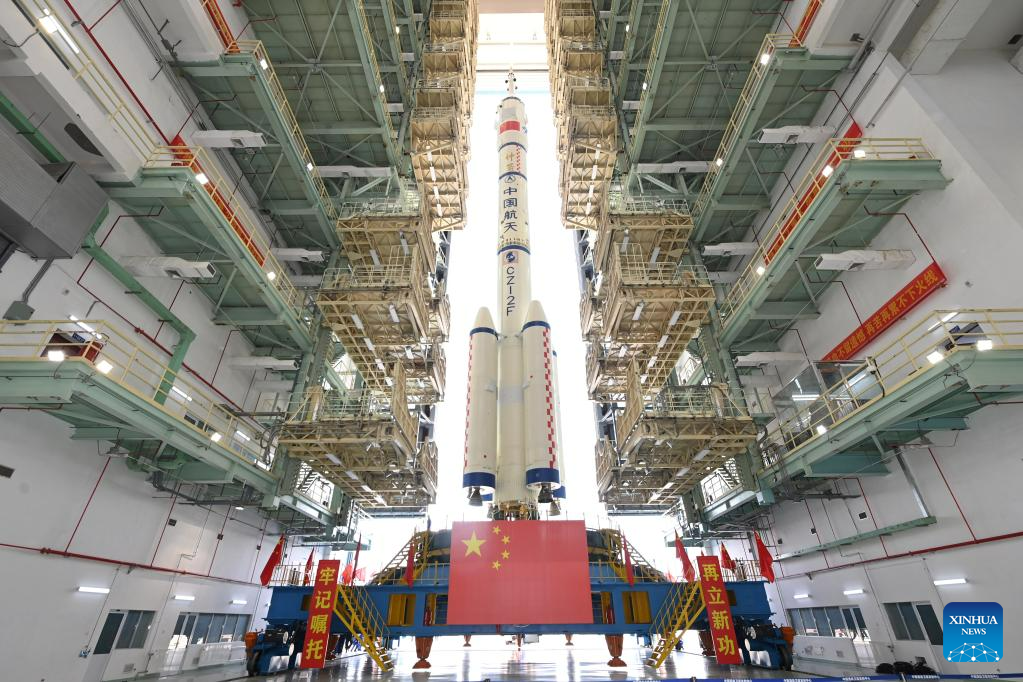China prepares to launch Shenzhou-16 crewed spaceship_英语频道_央视网(cctv.com)